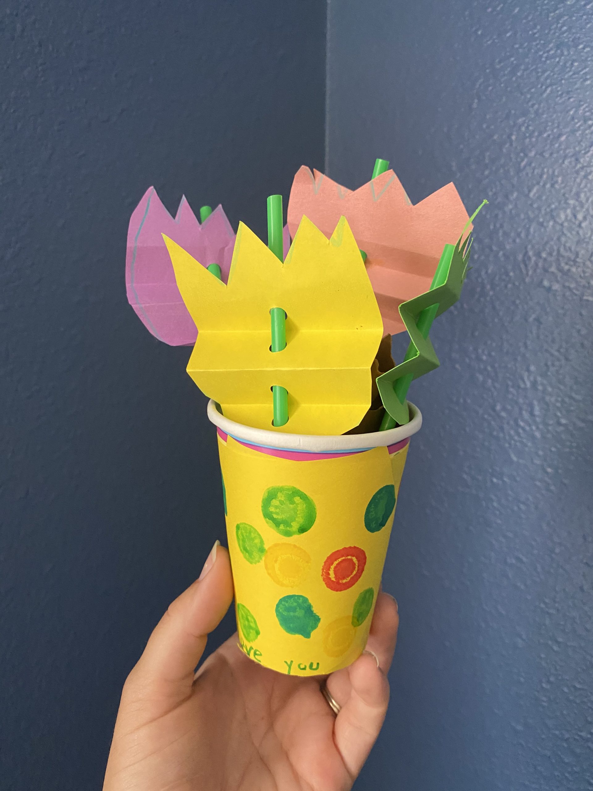 Easy DIY Dollar Tree Kids Flower Crafts - Mamallamallama on the weekly