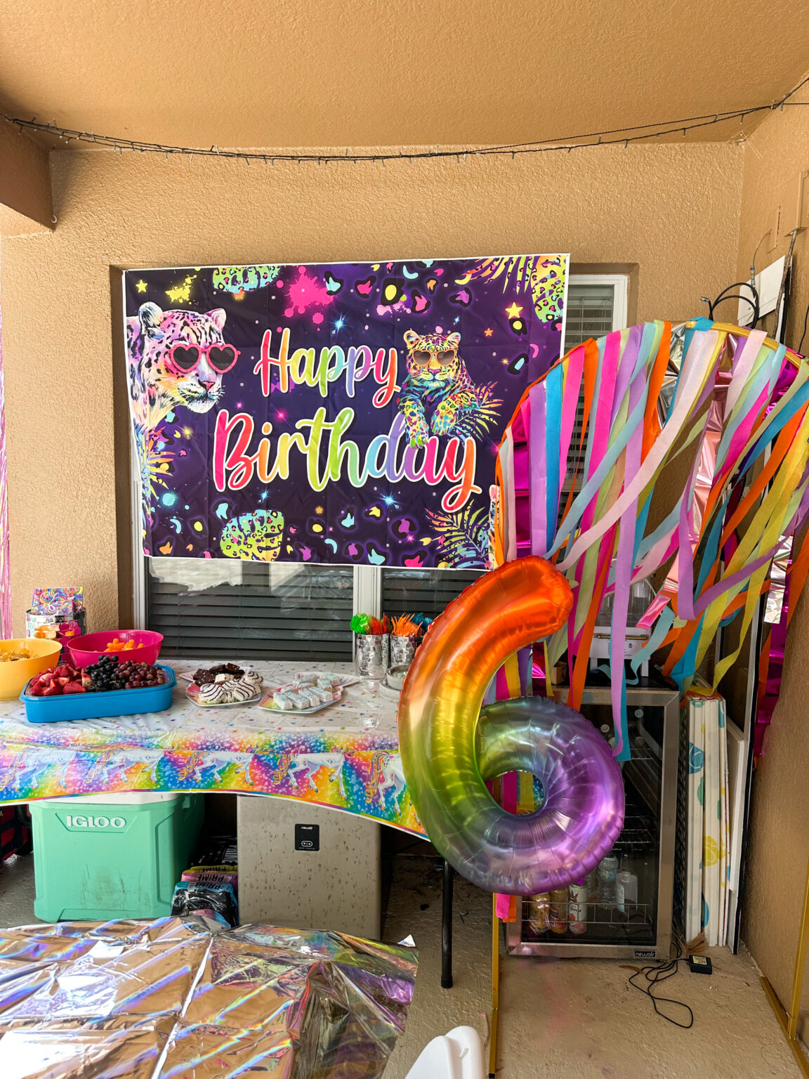 At Home Lisa Frank Birthday Party | Mamallamallama on the weekly