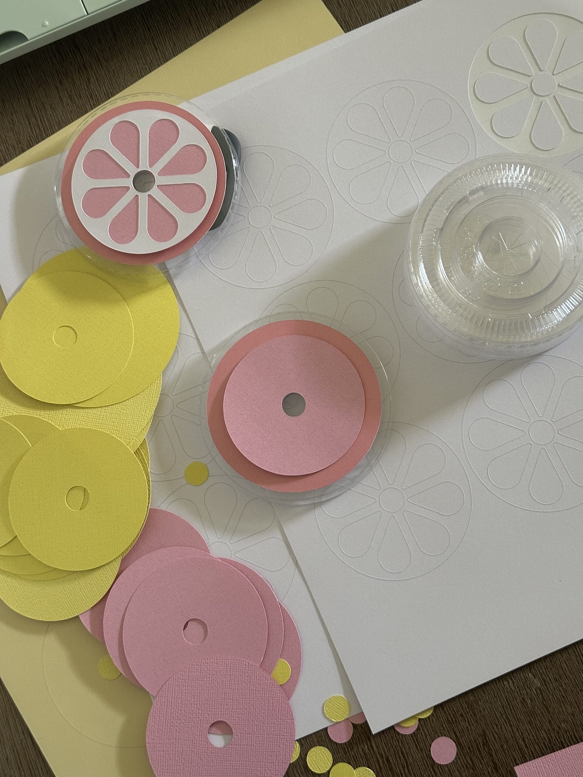 Easy Peasy Lemon Squeezey Lemonade Stand